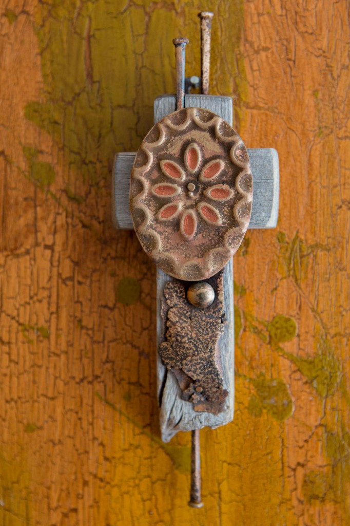 Rustic Barn Wood Cross (S) – Teresa del Rito